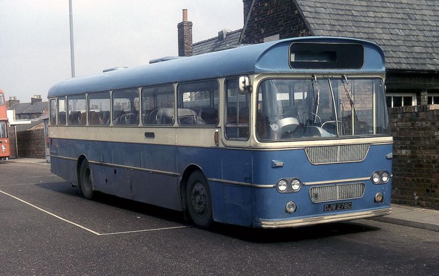 AEC Reliance 2U3RA Strachans в кузове DP49F 1965 года выпуска. Фото 1 ...