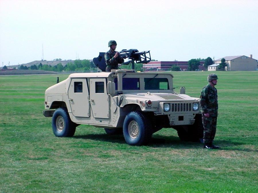 HMMWV M1114, выпускаемого с 1994 года по 2007 год. Фото 1. VERcity