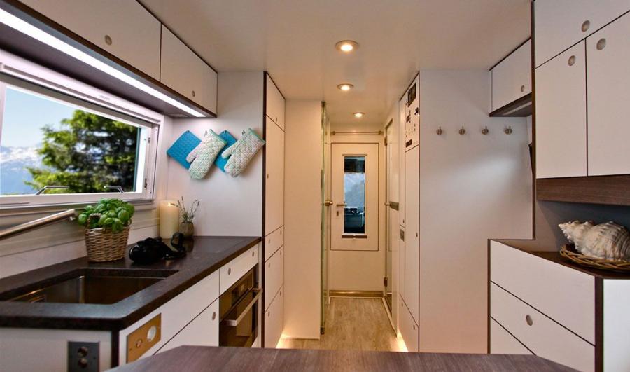 Интерьер Action Mobil Atacama 5800 2013 года выпуска. Фото 9. VERcity