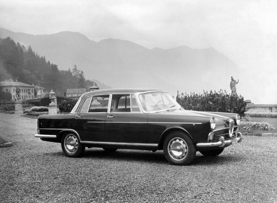 Alfa Romeo 2000 Berlina в кузове 102, выпускаемого с 1958 года по 1962 ...