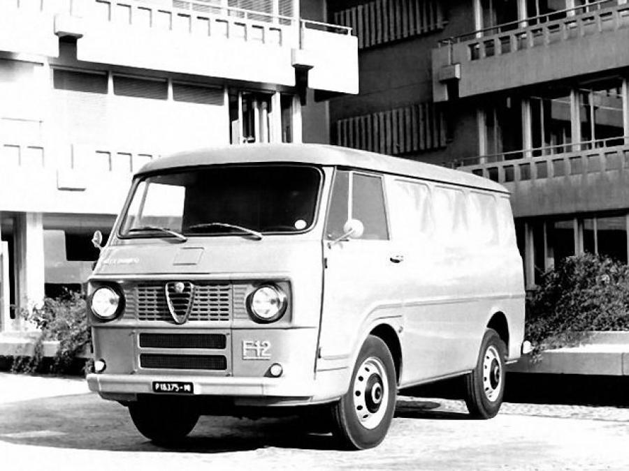 Alfa Romeo F12 Furgone Chiuso Diesel, выпускаемого с 1973 года по 1977 ...