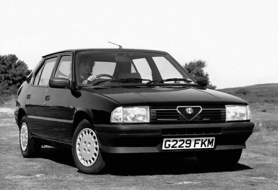 Alfa Romeo 33 1.5 Ti в кузове 905, выпускаемого с 1988 года по 1990 год ...