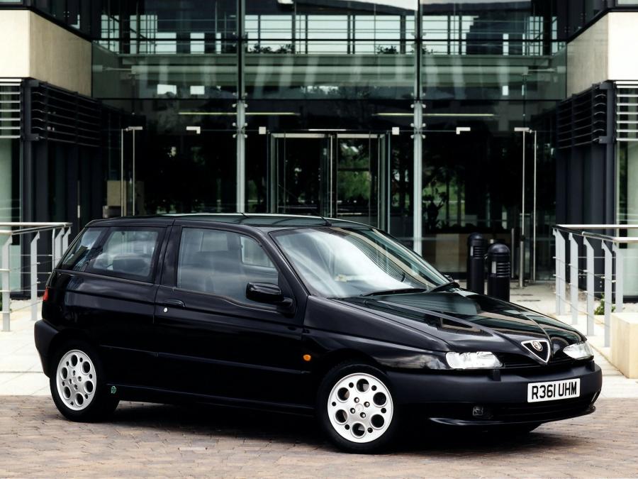 Alfa Romeo 145 Cloverleaf, выпускаемого с 1996 года по 1999 год. Фото 1 ...