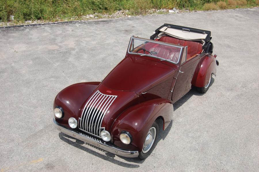 Allard M1 Drophead Coupe 1949 года выпуска. Фото 1. VERcity