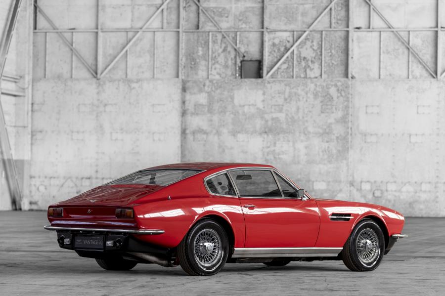 Aston Martin DBS Vantage, выпускаемого с 1972 года по 1973 год для ...