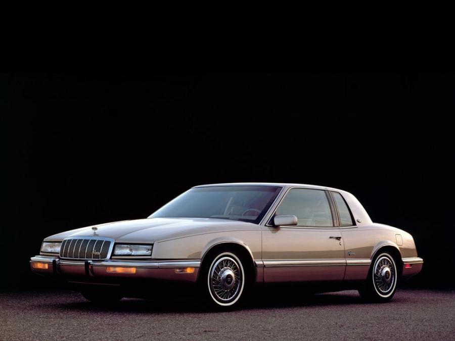 Buick Riviera 1986 года выпуска. Фото 1. VERcity