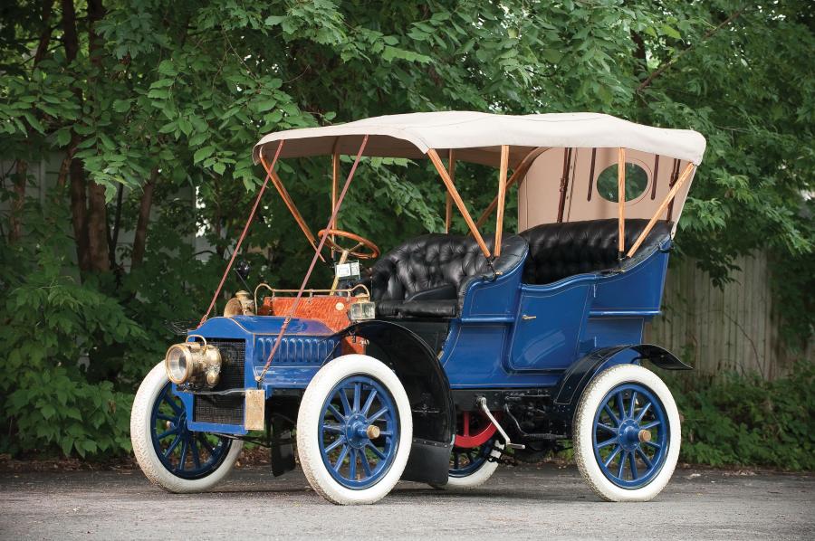 Cadillac Model F 4-Passenger Touring 1904 года выпуска. Фото 1. VERcity