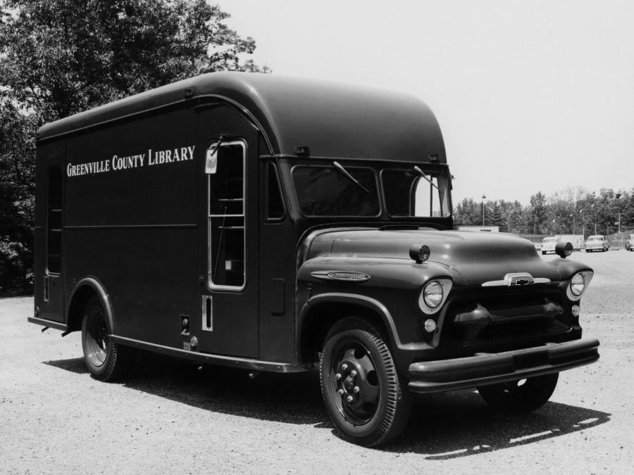 Chevrolet 5400 Bookmobile 1956 года выпуска. Фото 1. VERcity