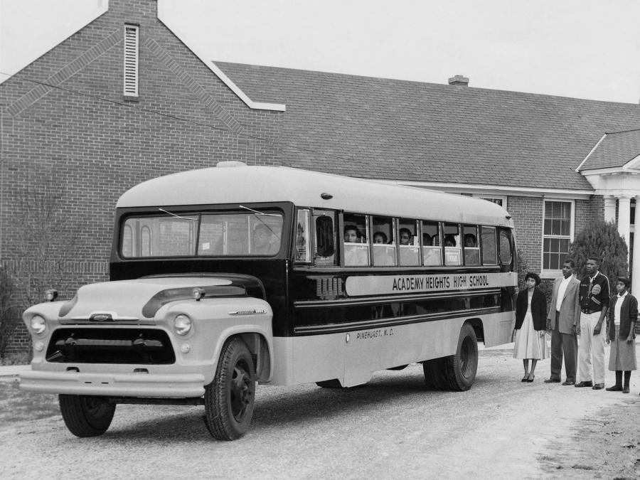 Chevrolet 6800 School Bus 1956 года выпуска. Фото 1. VERcity