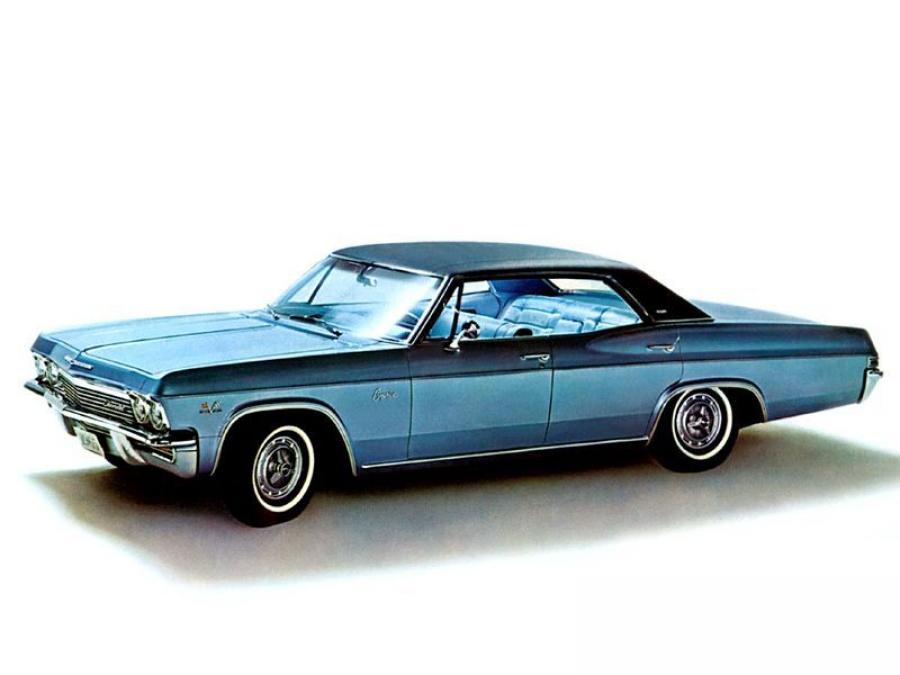 Chevrolet Caprice Custom Sedan 1965 года выпуска. Фото 1. VERcity