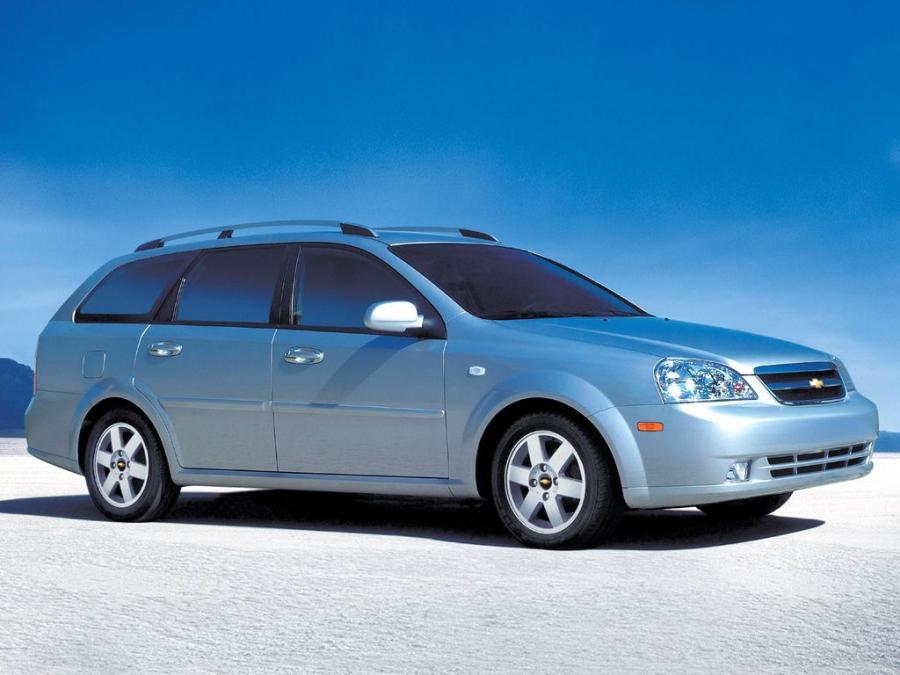 Chevrolet Optra Wagon 2004 года выпуска для рынка Канады. Фото 1. VERcity