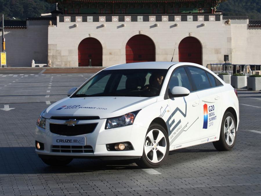 Chevrolet Cruze EV Prototype 2010 года выпуска. Фото 1. VERcity