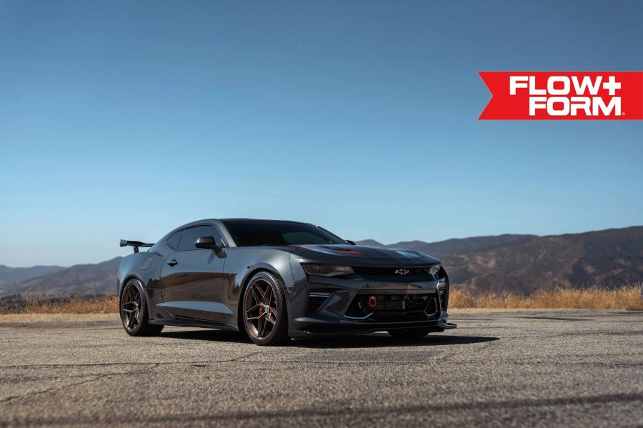 Chevrolet Camaro SS on HRE Wheels (FF11) 2019 года выпуска. Фото 1. VERcity