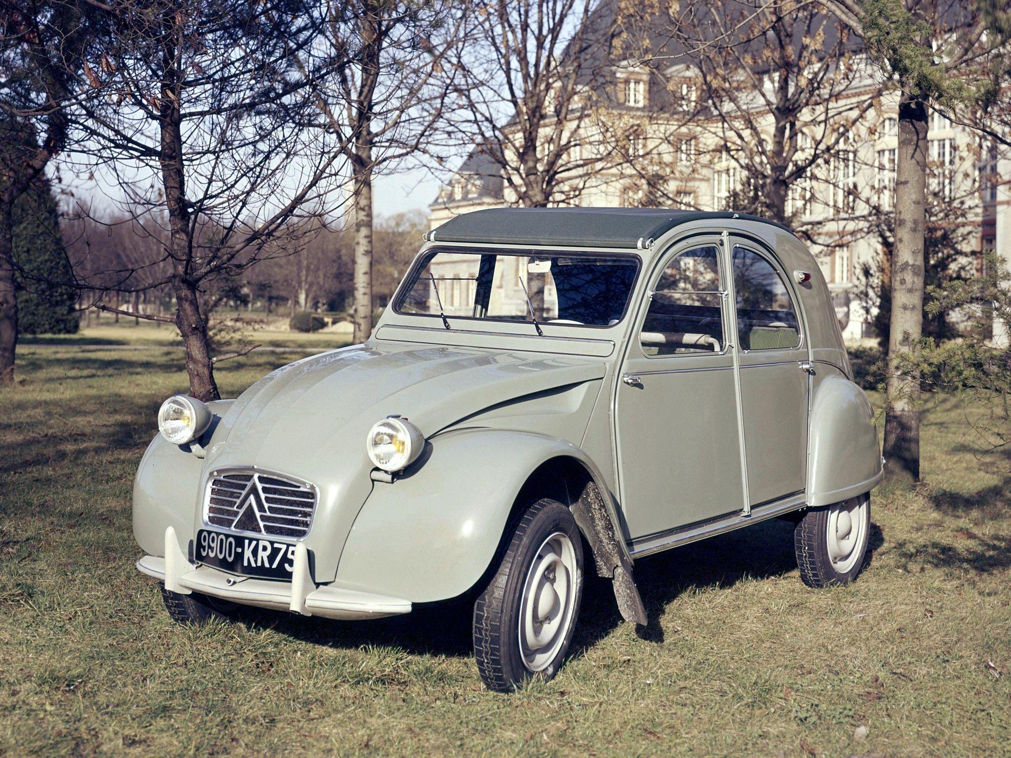 Citroen 2CV 1960 года выпуска. Фото 1. VERcity