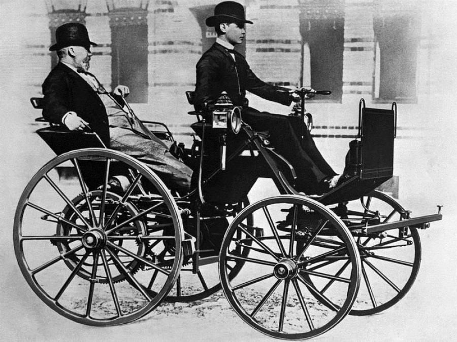 Daimler Motorized Carriage 1886 года выпуска. Фото 1. VERcity