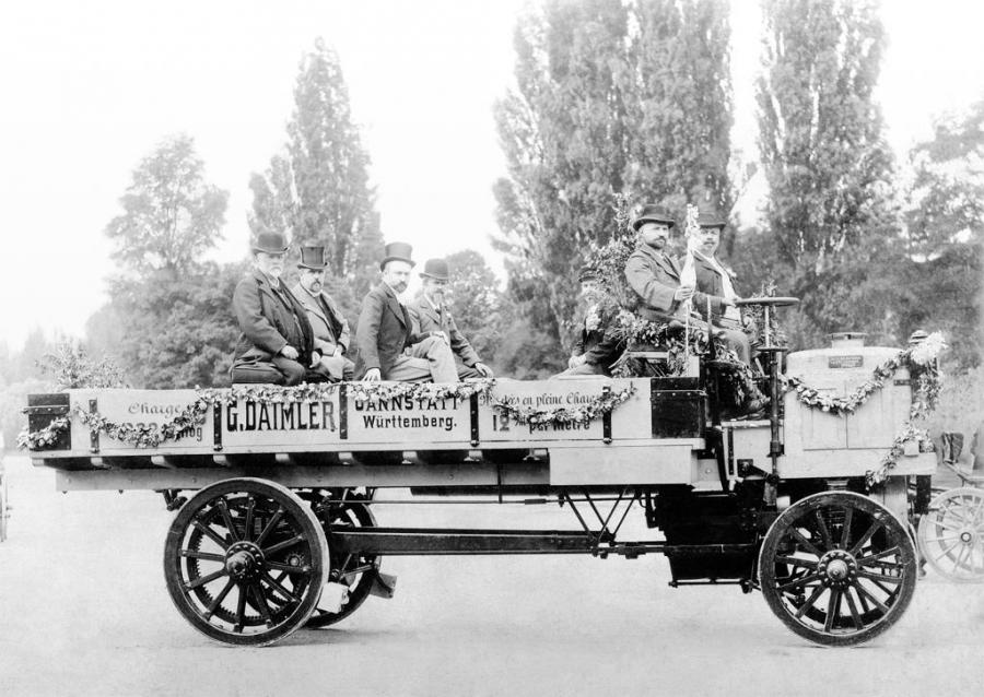 Daimler 12 PS Motor-Lastwagen 1898 года выпуска. Фото 1. VERcity