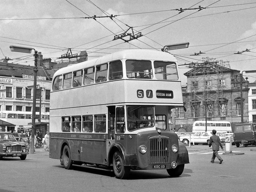 Daimler CVG6 Park Royal 1957 года выпуска. Фото 1. VERcity