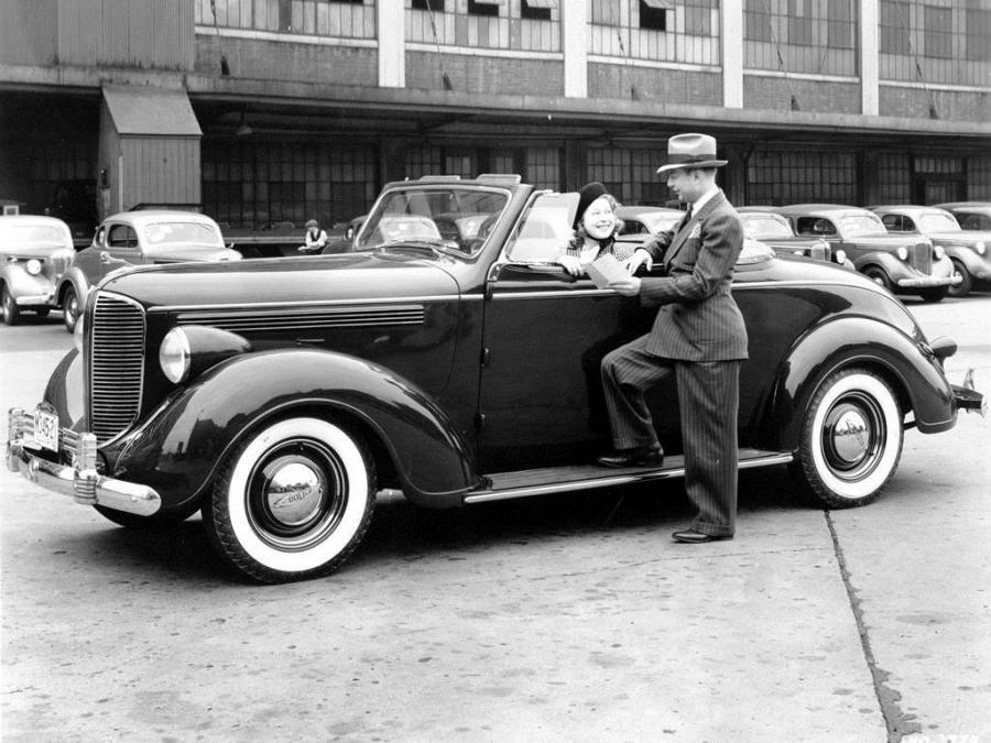 Dodge D8 Convertible 1937 года выпуска. Фото 1. VERcity