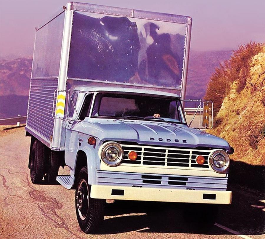 Dodge D600 1966 года выпуска. Фото 1. VERcity