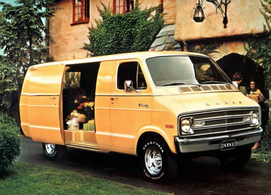 Dodge B-Series Van Tradesman 1977 года выпуска. Фото 1. VERcity