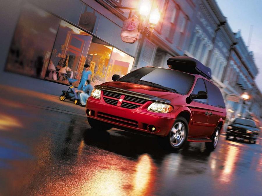 Dodge Grand Caravan 2004 года выпуска. Фото 1. VERcity