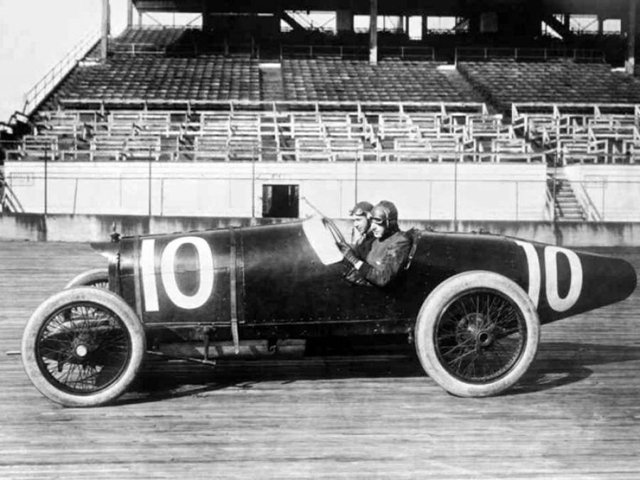 Duesenberg Indy 500 Race Car 1919 года выпуска. Фото 1. VERcity