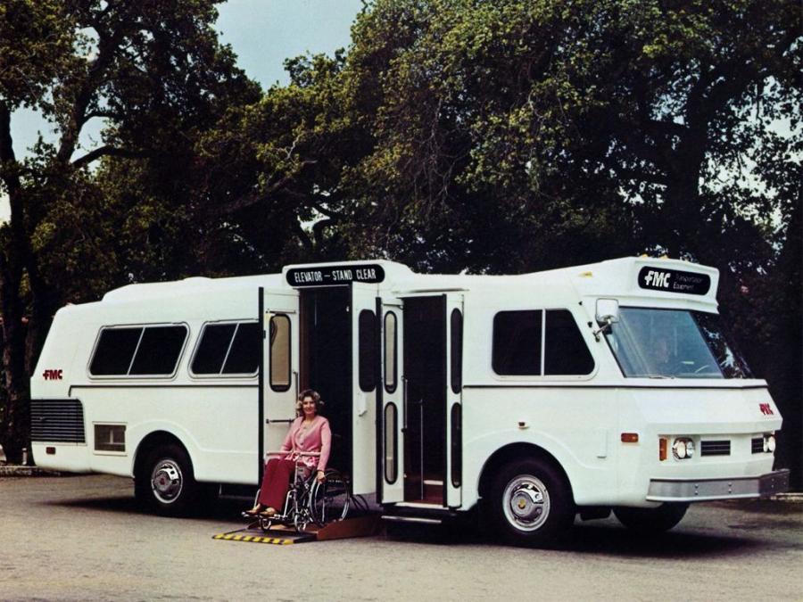 FMC Totally Accessible Bus 1975 года выпуска. Фото 1. VERcity