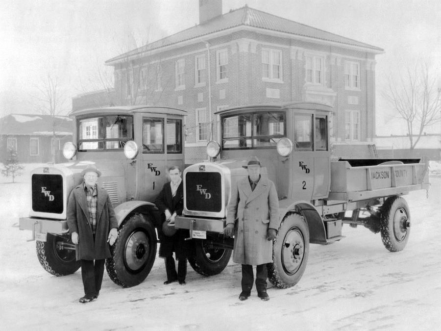 FWD Model M Dump Truck 1925 года выпуска. Фото 1. VERcity