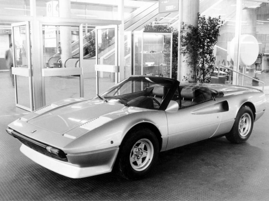 Ferrari 308 Spyder 1982 года выпуска. Фото 1. VERcity