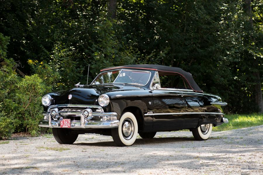 Ford Custom DeLuxe Convertible 1951 года выпуска. Фото 18. VERcity