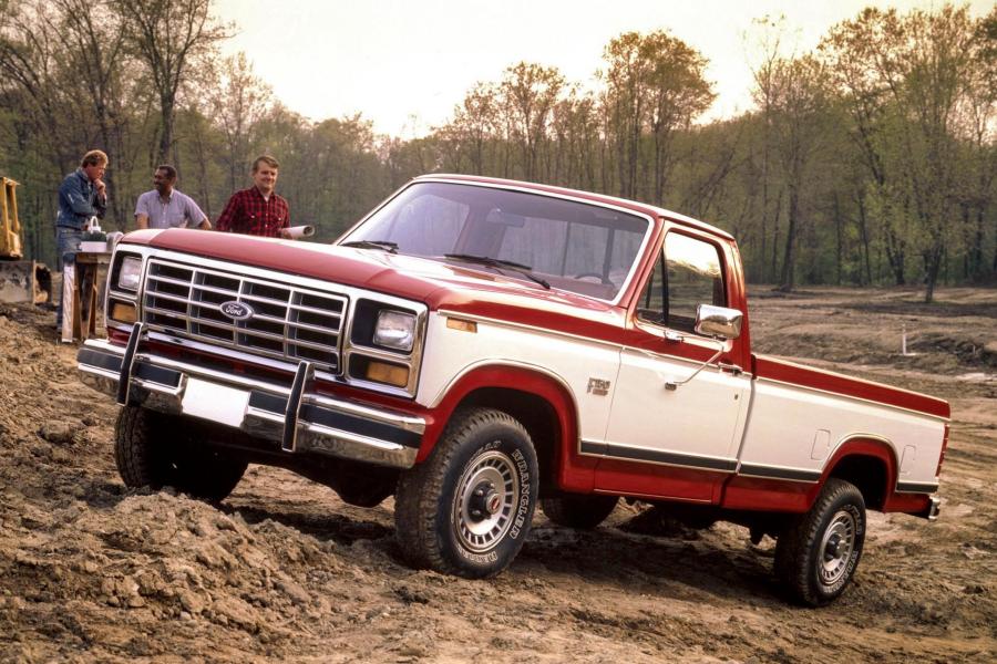 Ford F-150 Ranger Styleside Pickup 1982 года выпуска. Фото 1. VERcity