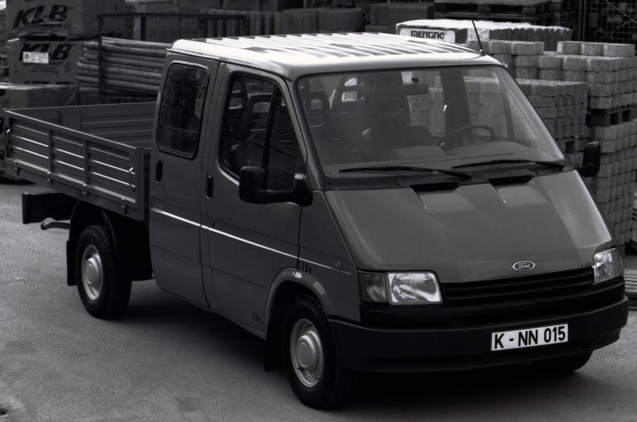 Ford Transit Double Cab Chassis 1986 года выпуска. Фото 1. VERcity