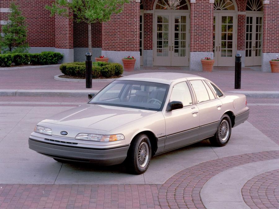Ford Crown Victoria 1992 года выпуска. Фото 1. VERcity