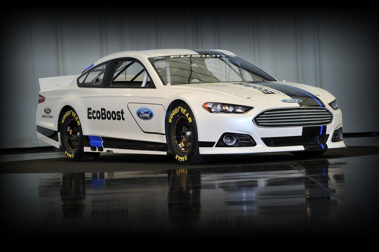 Ford Fusion NASCAR Sprint Cup Car 2013 года выпуска. Фото 1. VERcity