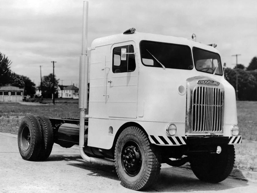 Freightliner 900 1950 года выпуска. Фото 1. VERcity