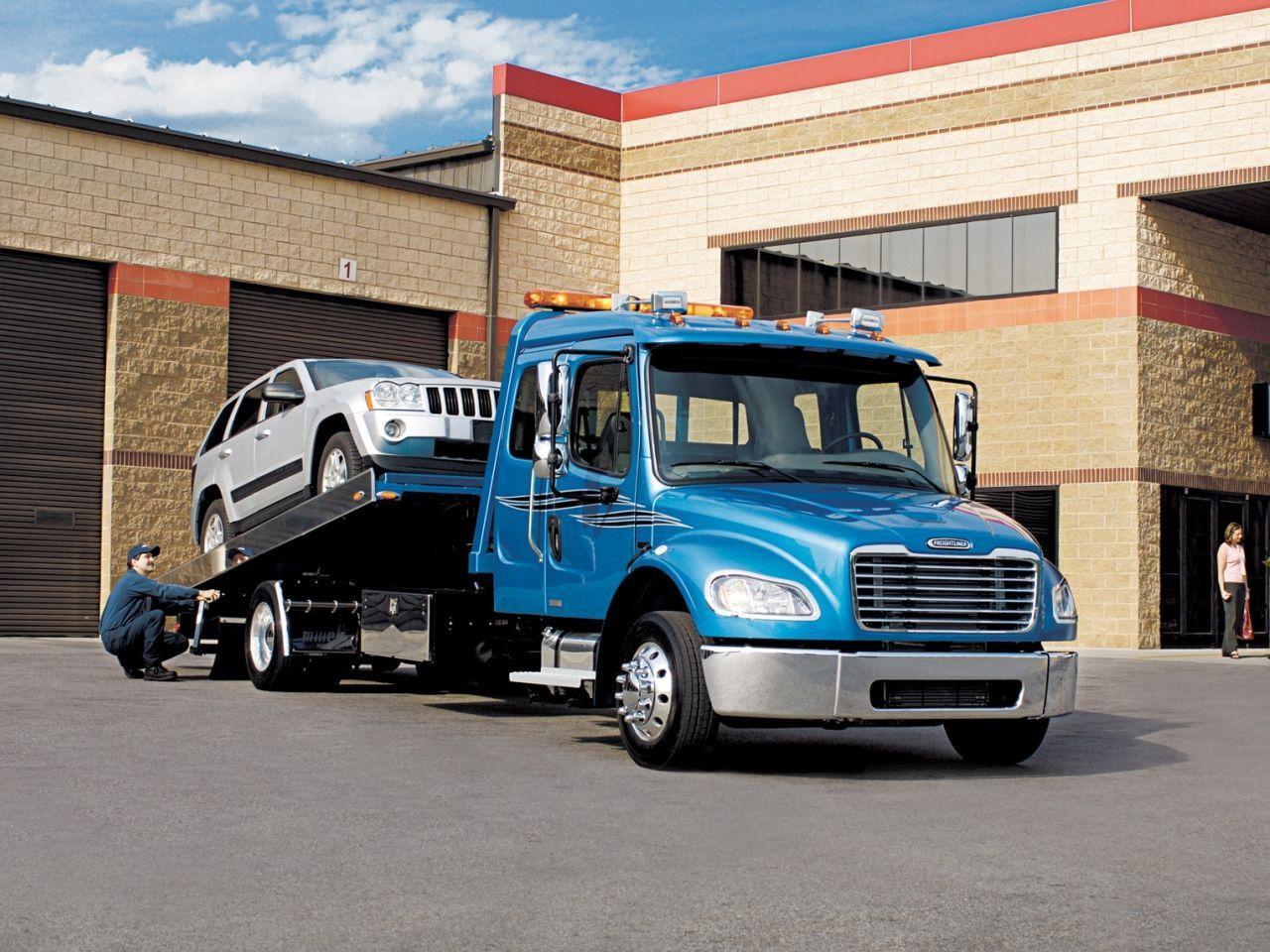 Freightliner Business Class M2 106 Extended Cab Tow Truck 2002 года ...