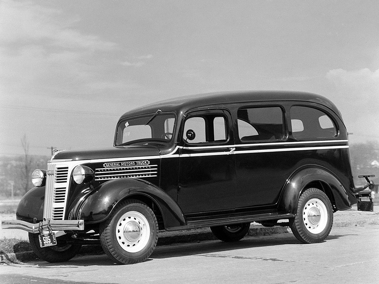 GMC Carryall Suburban 1937 года выпуска. Фото 1. VERcity
