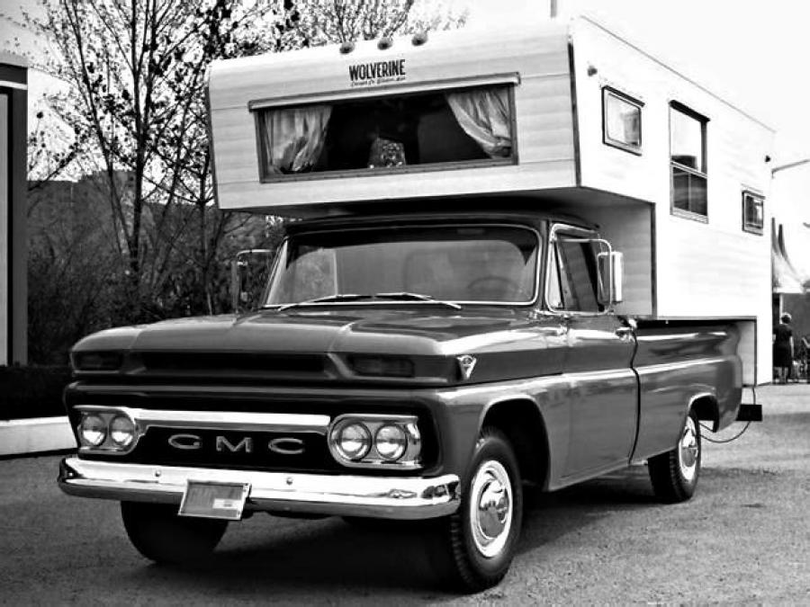 GMC 1000 Wolverine Camper Pickup Truck 1966 года выпуска. Фото 1. VERcity