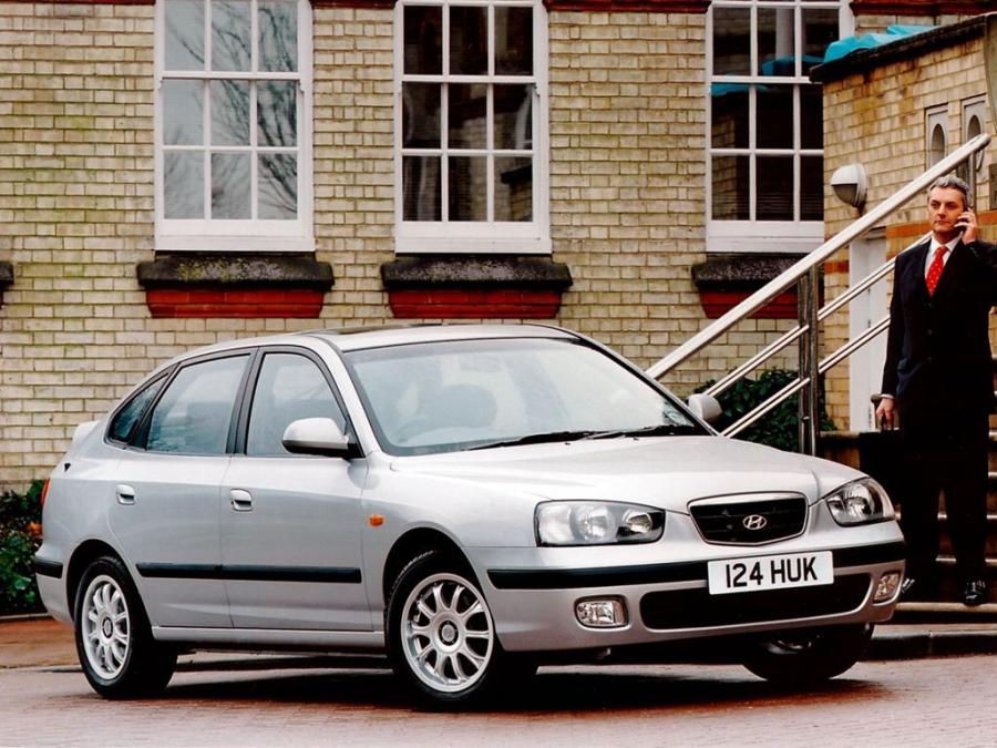 Hyundai Elantra Hatchback 2000 года выпуска для рынка Великобритании и ...