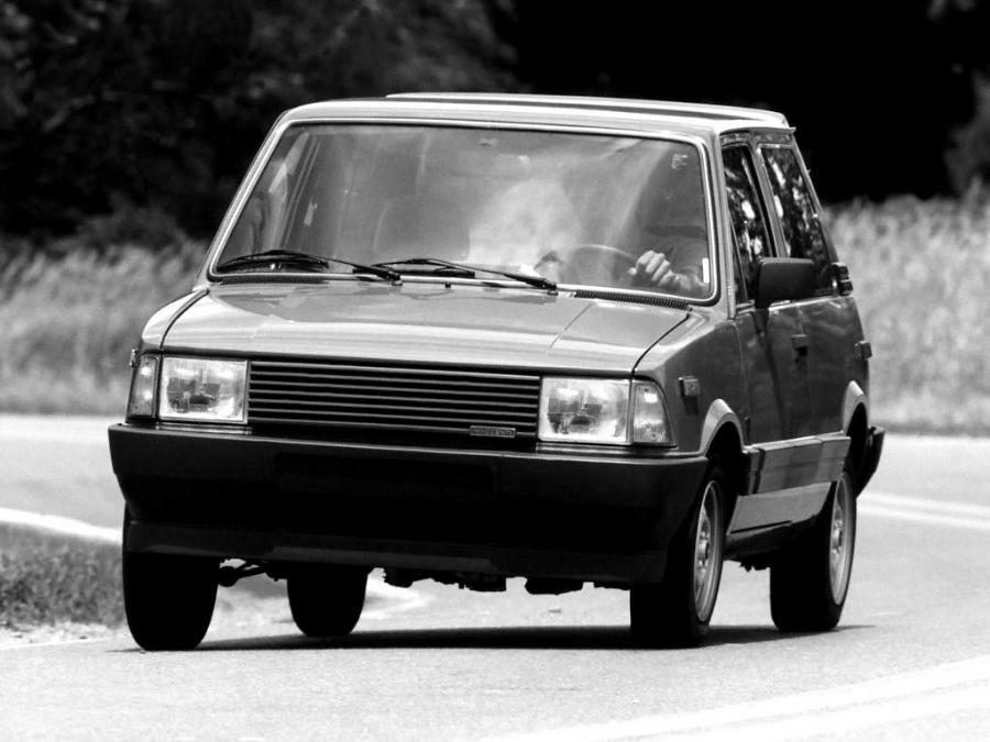 Innocenti Minitre 1984 года выпуска для рынка Канады. Фото 1. VERcity