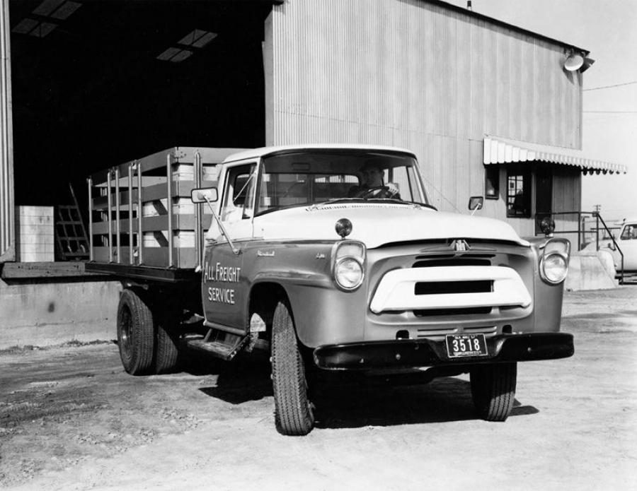 International A-160 Stake Truck 1957 года выпуска. Фото 1. VERcity