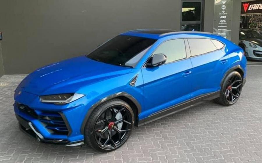 Lamborghini Urus: фото моделей с 2012 года по наше время. VERcity