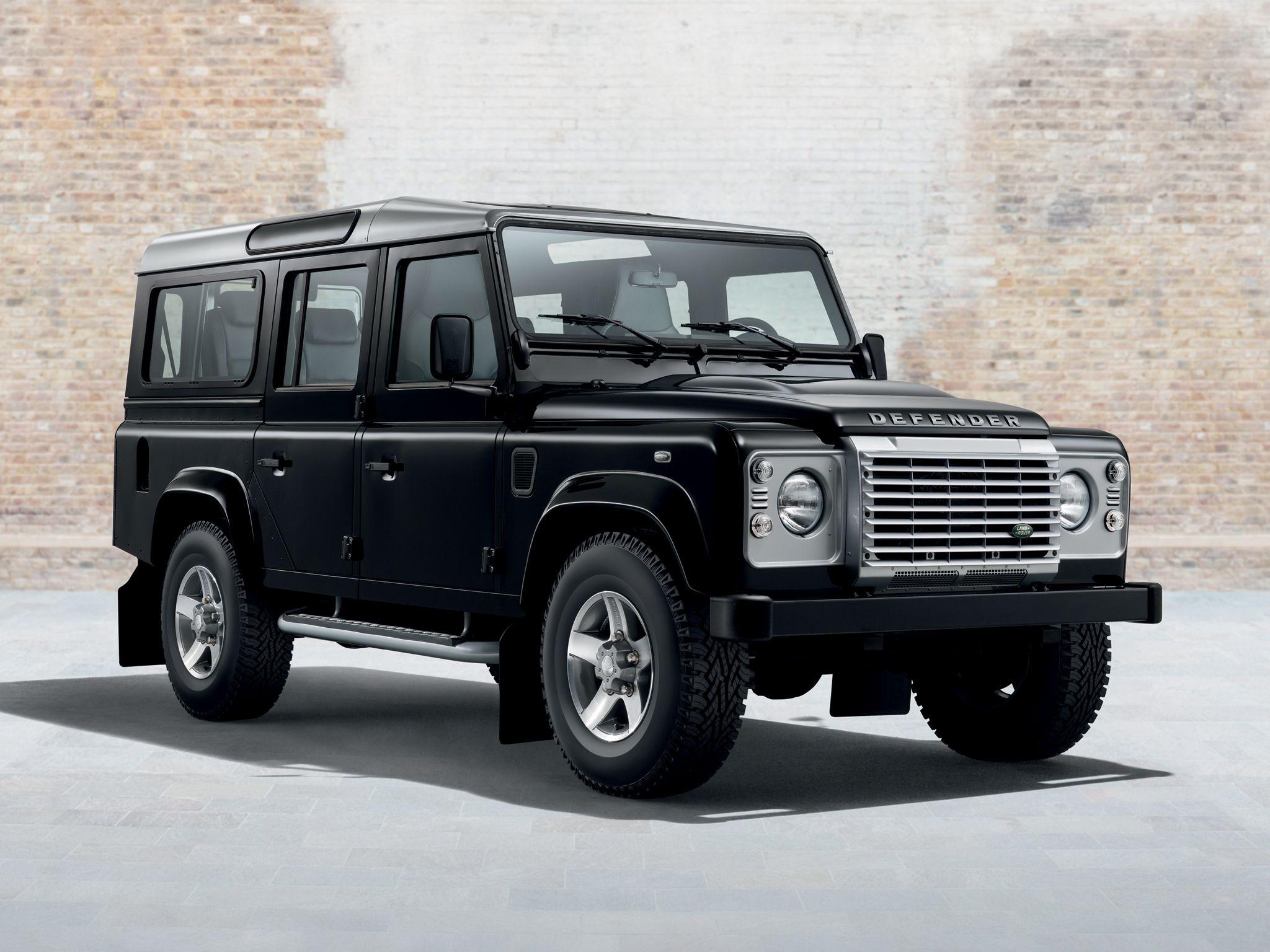 Land Rover Defender 110 Silver Pack 2014 года выпуска. Фото 1. VERcity