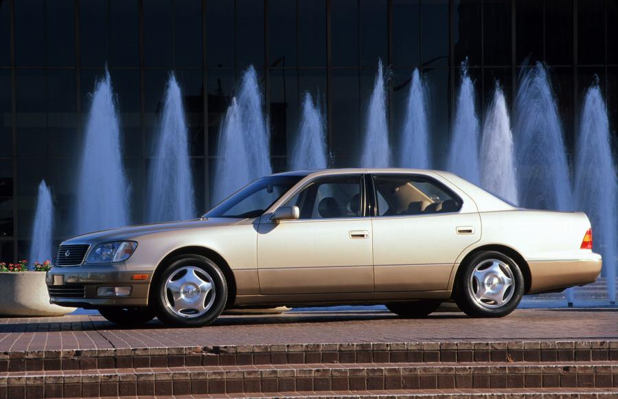 Lexus LS400 1998 года выпуска. Фото 1. VERcity