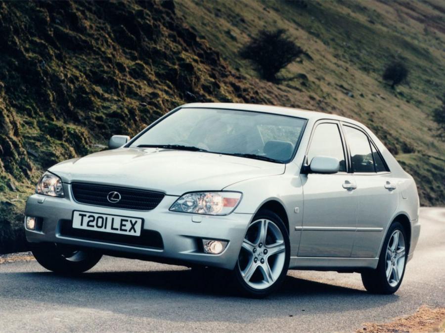 Lexus IS200 1999 года выпуска для рынка Великобритании и Ирландии. Фото ...