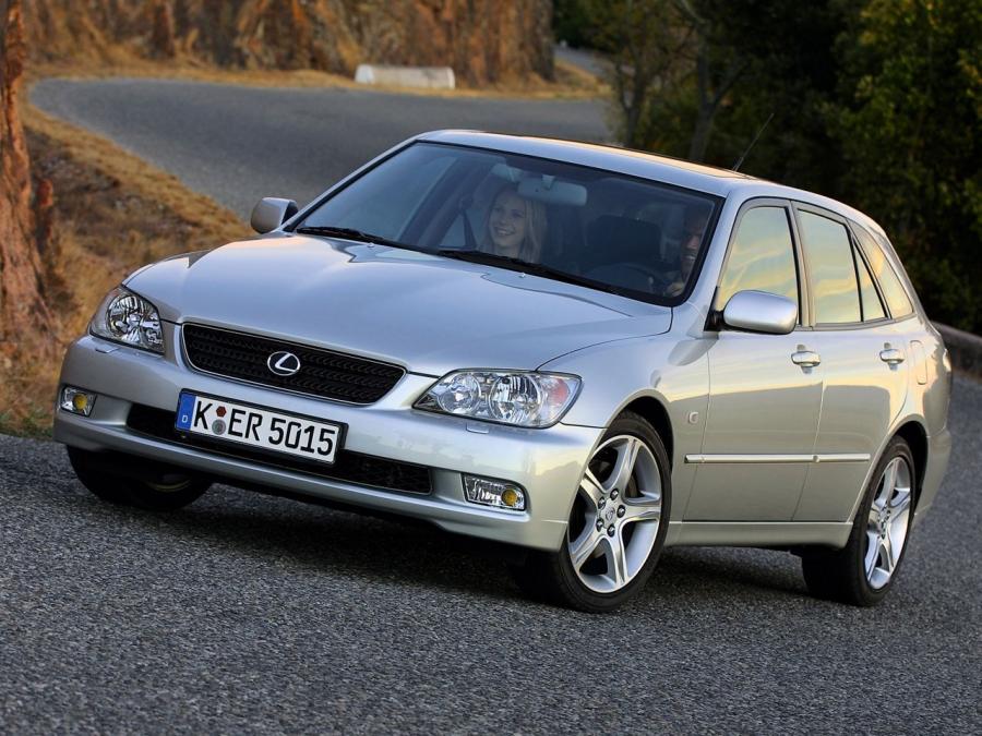 Lexus IS200 SportCross 2002 года выпуска для рынка Европы, без ...