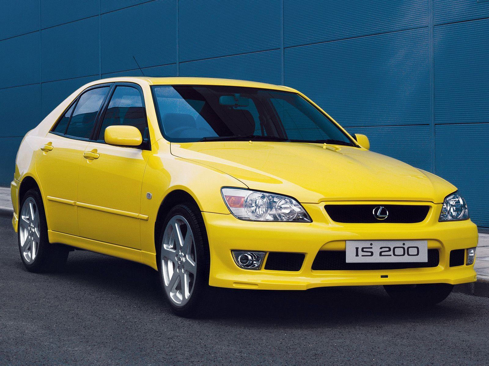Lexus IS200 Amarillo 2003 года выпуска. Фото 1. VERcity