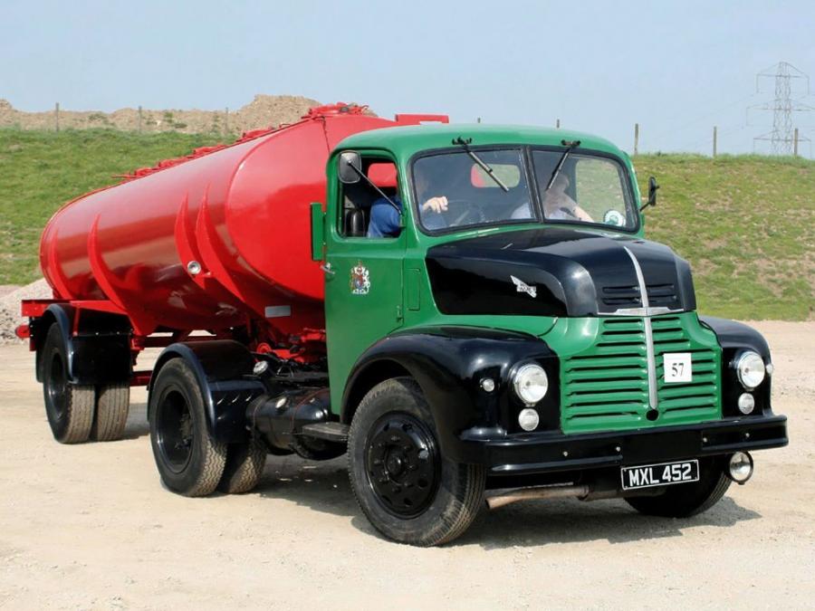Leyland Comet Tractor 1948 года выпуска. Фото 1. VERcity