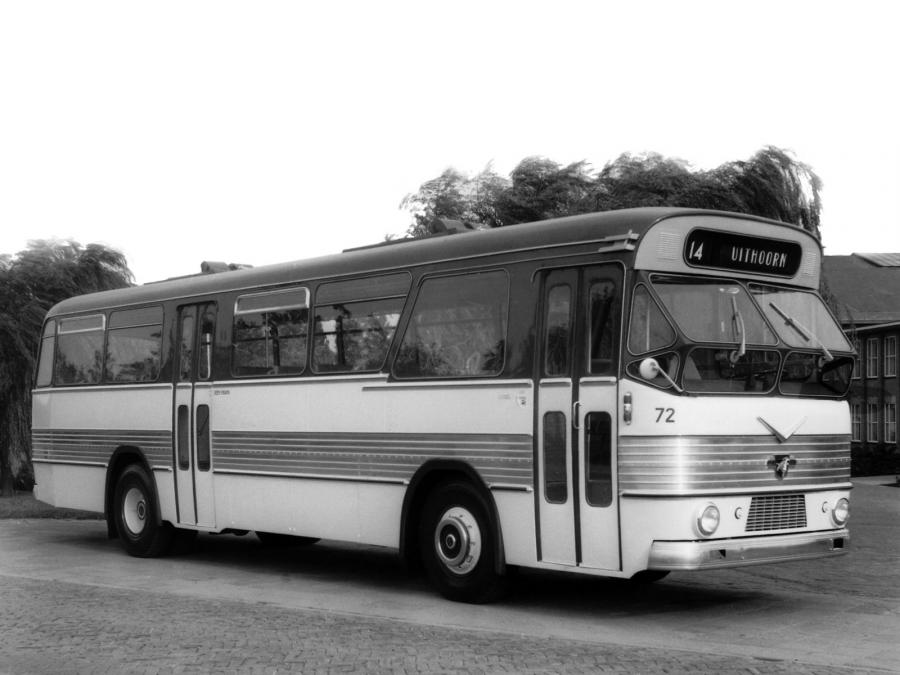 Leyland Royal Tiger Worldmaster Verheul 1960 года выпуска. Фото 1. VERcity