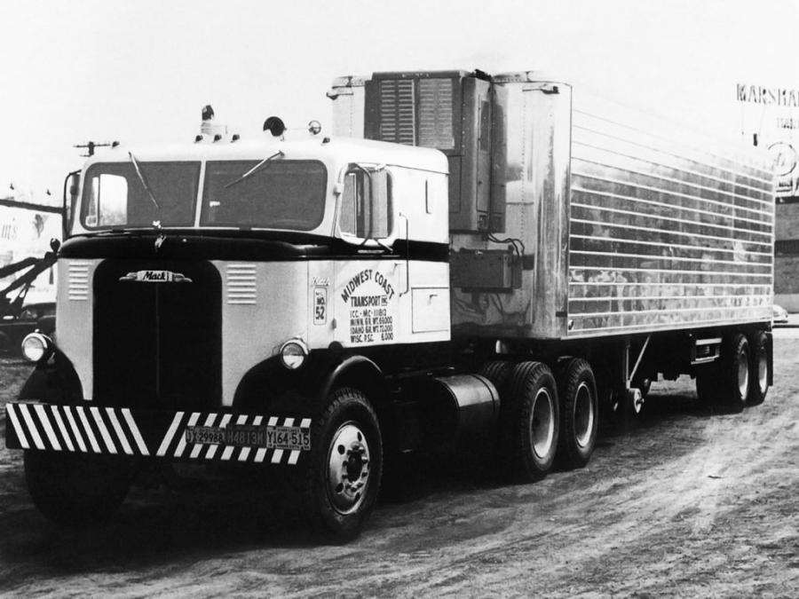 Mack W71 1953 года выпуска. Фото 1. VERcity